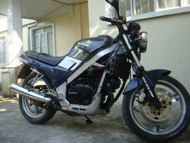 The Honda 250 at MotorBikeSpecs.net, the Motorcycle Specification Database