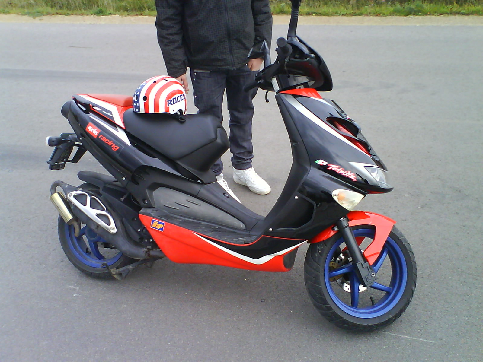 The Aprilia 50 at MotorBikeSpecs.net, the Motorcycle Specification Database