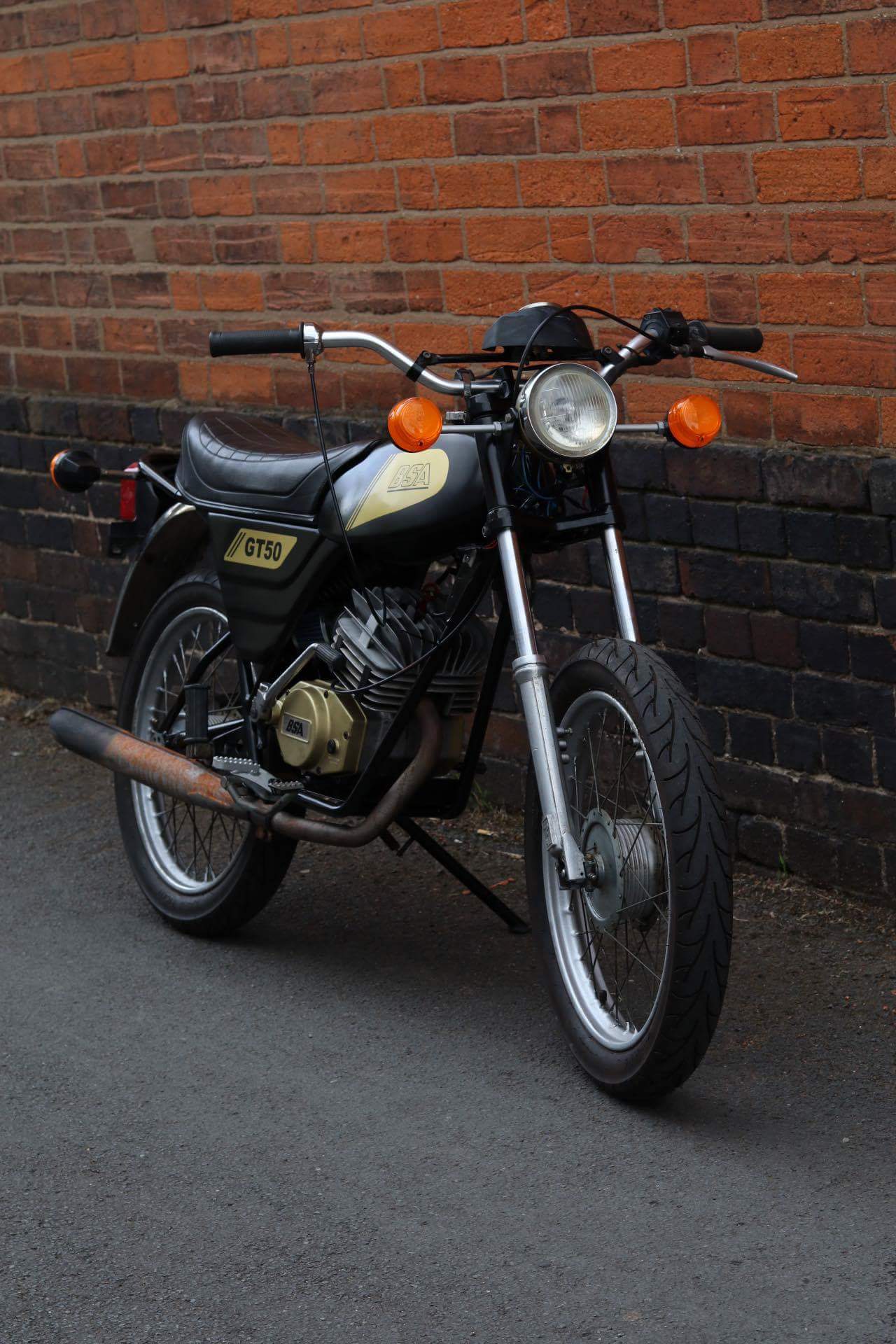 The BSA 50 at MotorBikeSpecs.net, the Motorcycle Specification Database