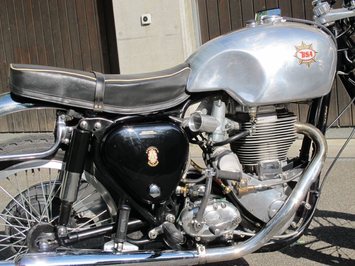 The BSA 500 at MotorBikeSpecs.net, the Motorcycle Specification Database
