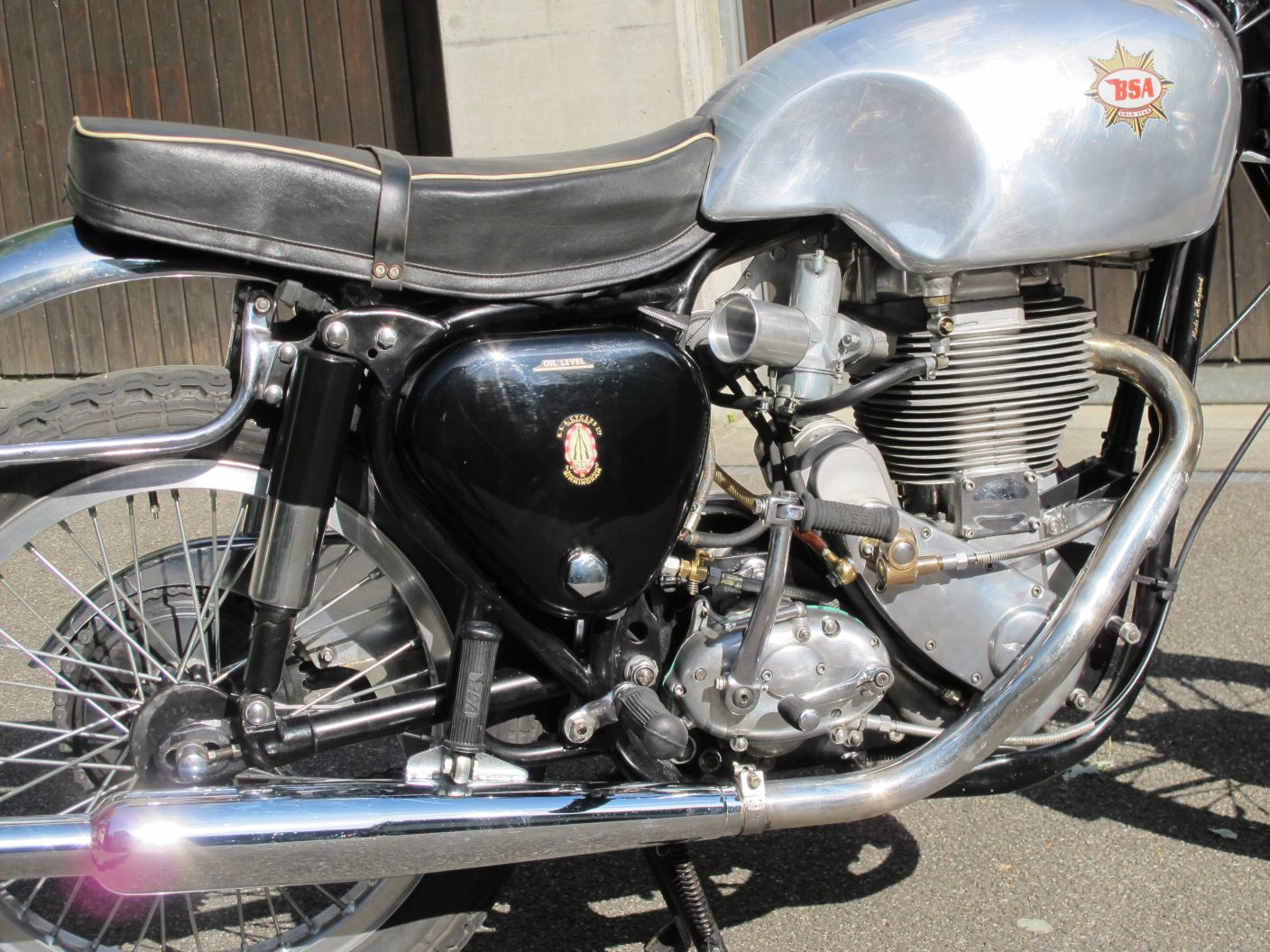 The BSA 500 at MotorBikeSpecs.net, the Motorcycle Specification Database