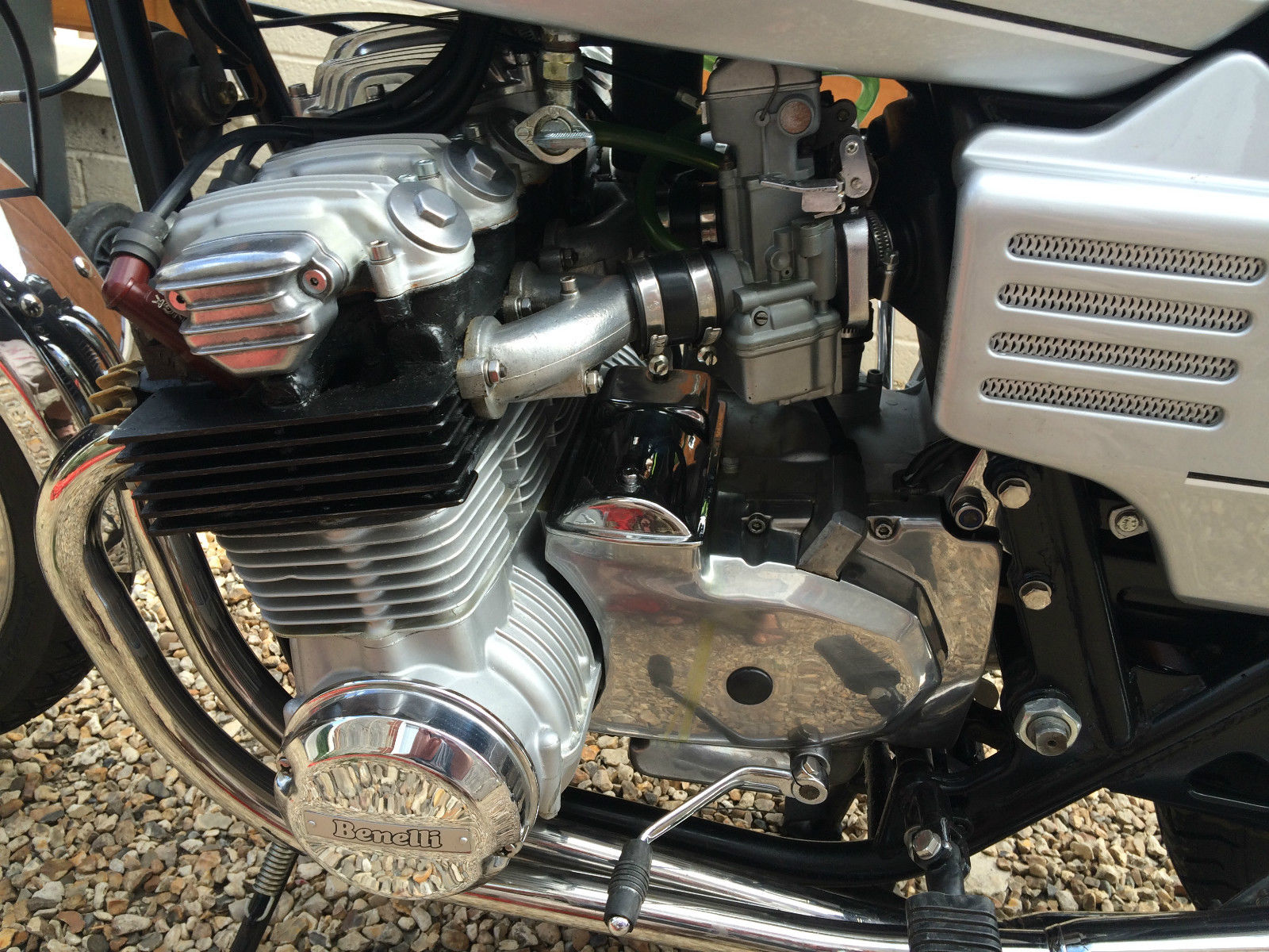 The Benelli 750 at MotorBikeSpecs.net, the Motorcycle Specification ...