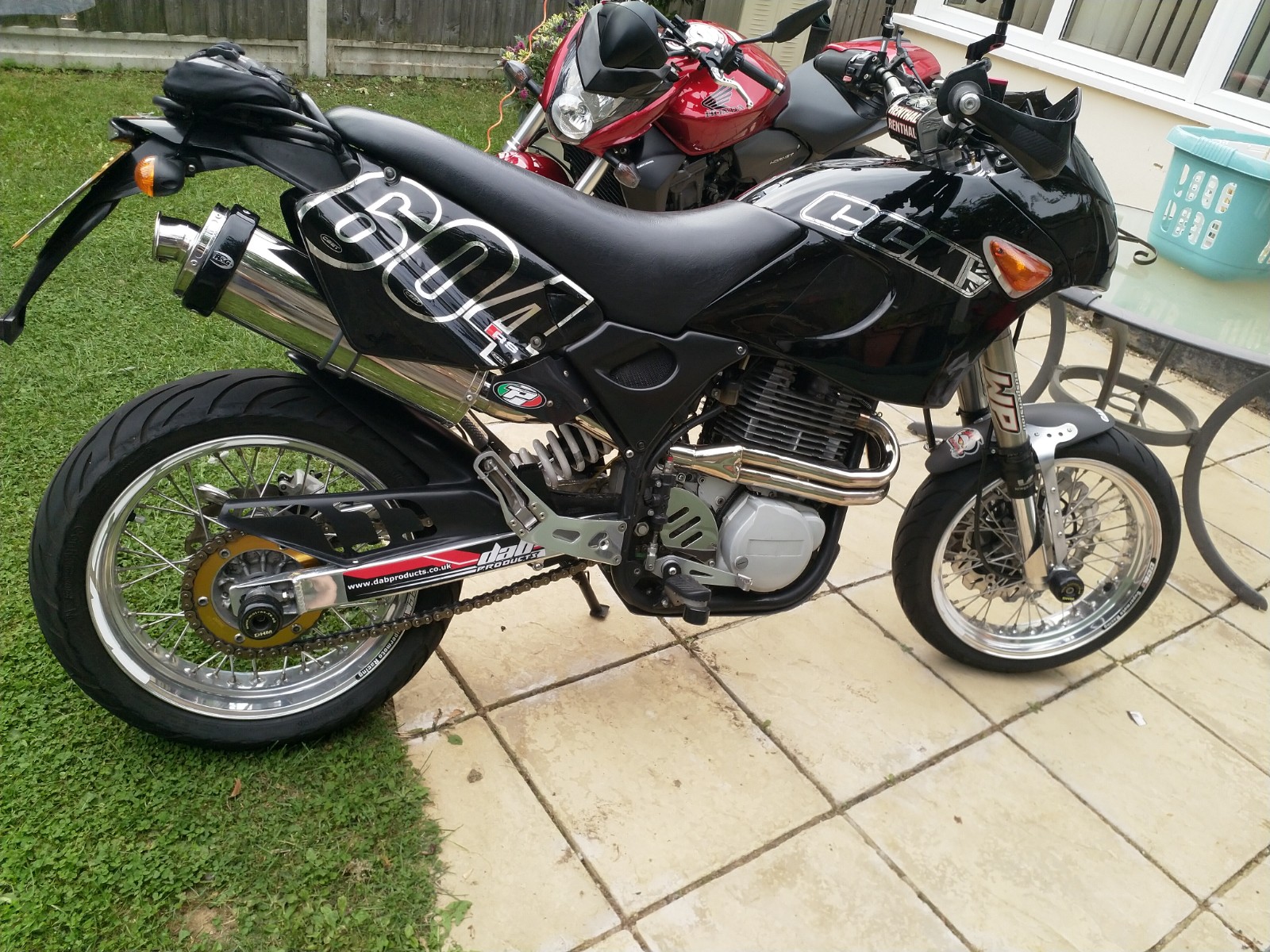 The CCM 598 at MotorBikeSpecs.net, the Motorcycle Specification Database