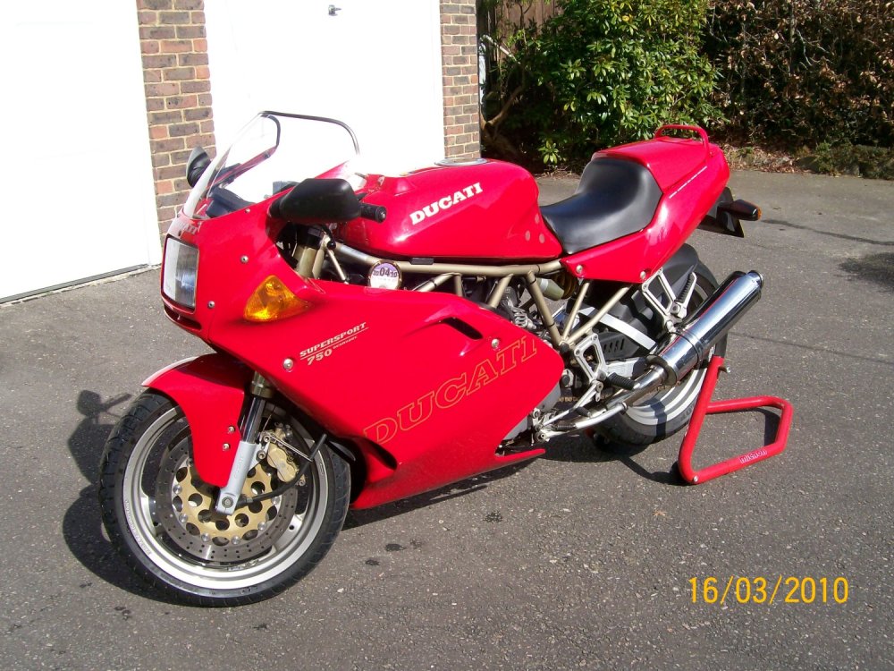 The Ducati 750 at MotorBikeSpecs.net, the Motorcycle Specification Database