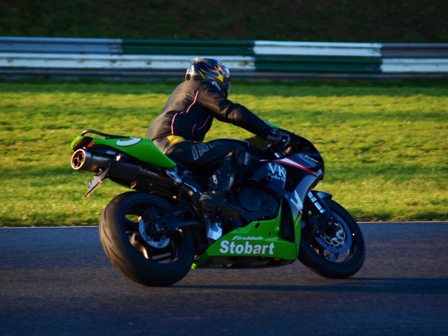 The Honda 1000 at MotorBikeSpecs.net, the Motorcycle Specification Database