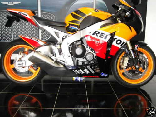 The Honda 1000 at MotorBikeSpecs.net, the Motorcycle Specification Database