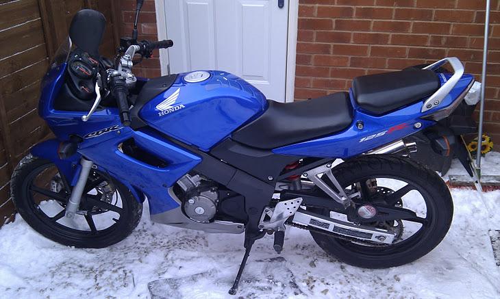 The Honda 125 at MotorBikeSpecs.net, the Motorcycle Specification Database