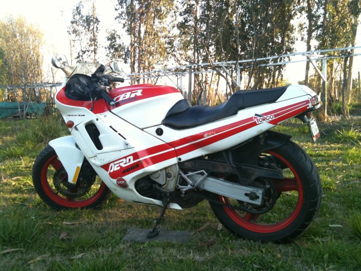 The Honda 400 at MotorBikeSpecs.net, the Motorcycle Specification Database