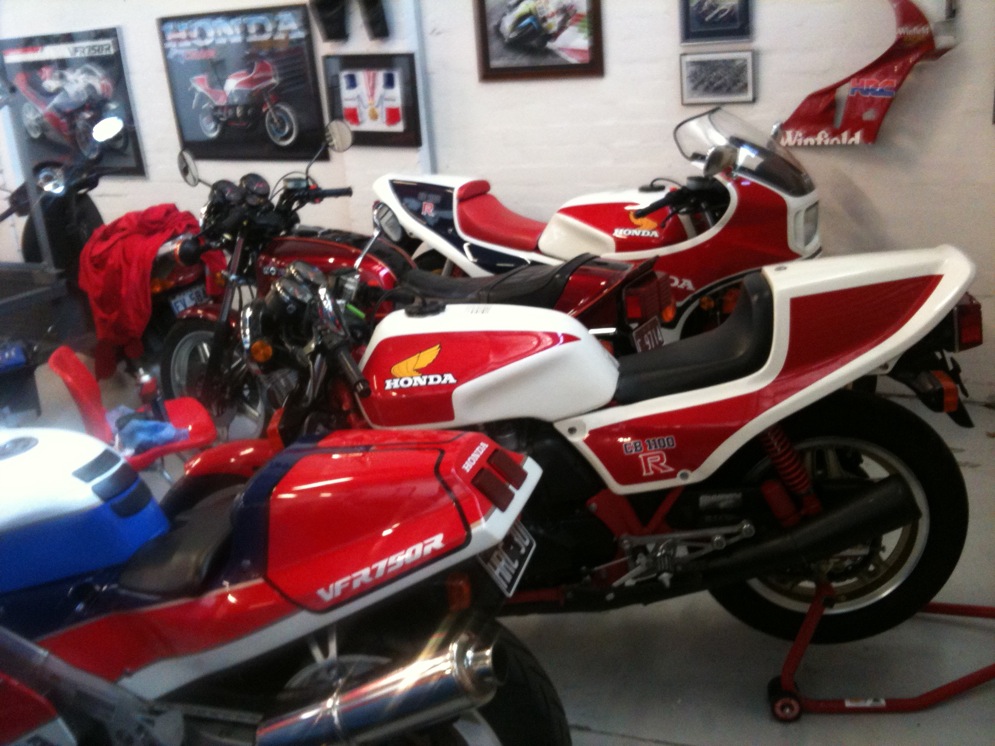 The Honda 1100 at MotorBikeSpecs.net, the Motorcycle Specification Database