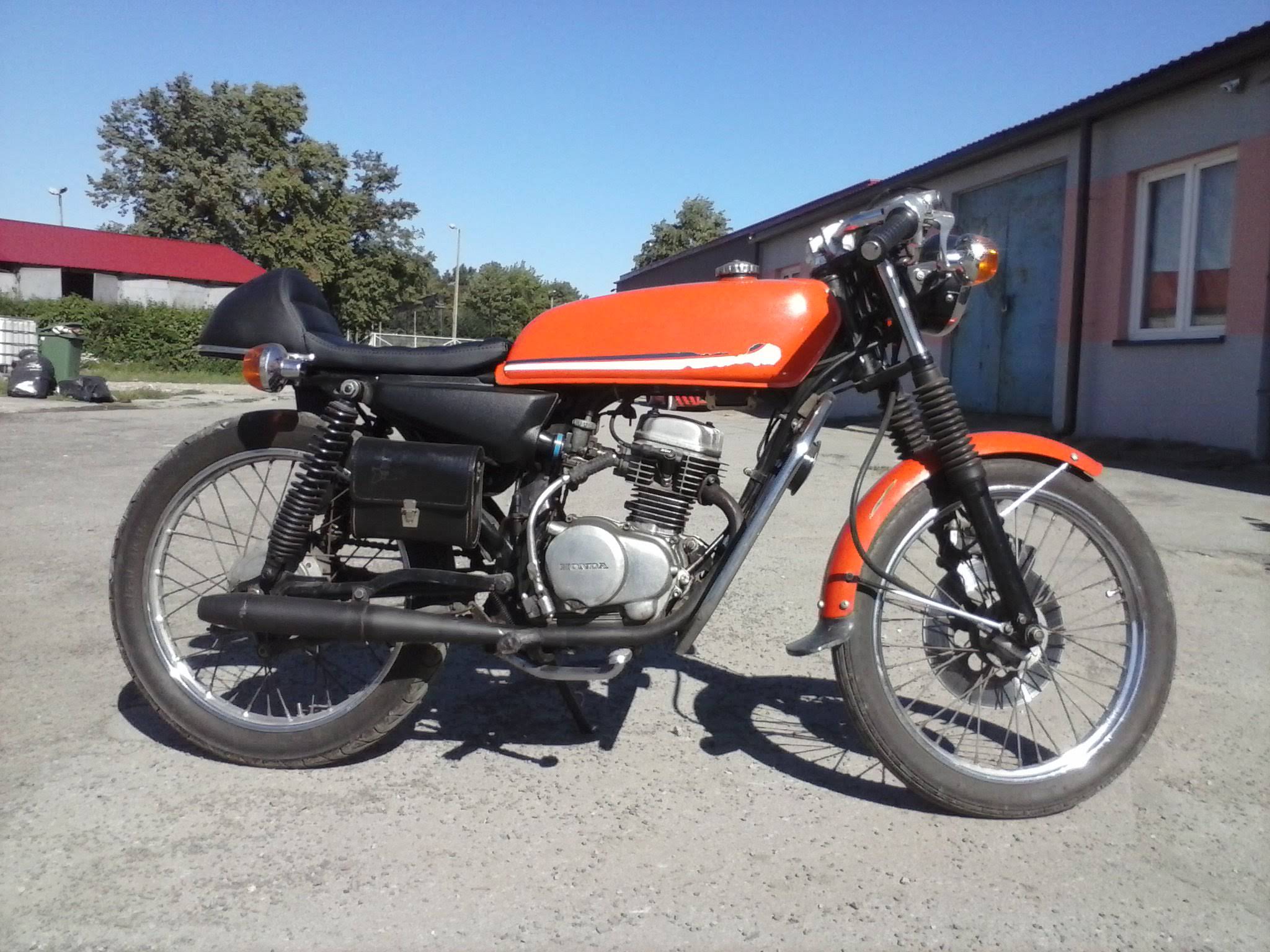 The Honda 50 at MotorBikeSpecs.net, the Motorcycle Specification Database