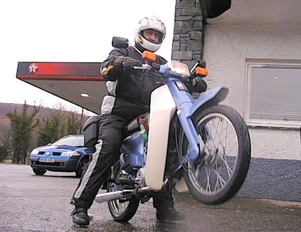 The Honda 90 at MotorBikeSpecs.net, the Motorcycle Specification Database