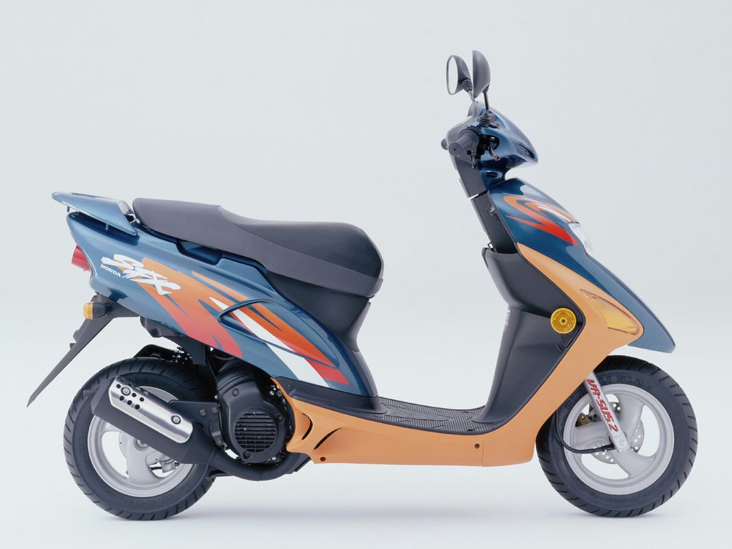 The Honda 50 at MotorBikeSpecs.net, the Motorcycle Specification Database