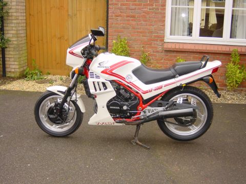 The Honda 400 at MotorBikeSpecs.net, the Motorcycle Specification Database