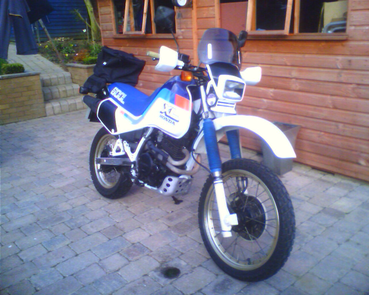 The Honda 600 at MotorBikeSpecs.net, the Motorcycle Specification Database