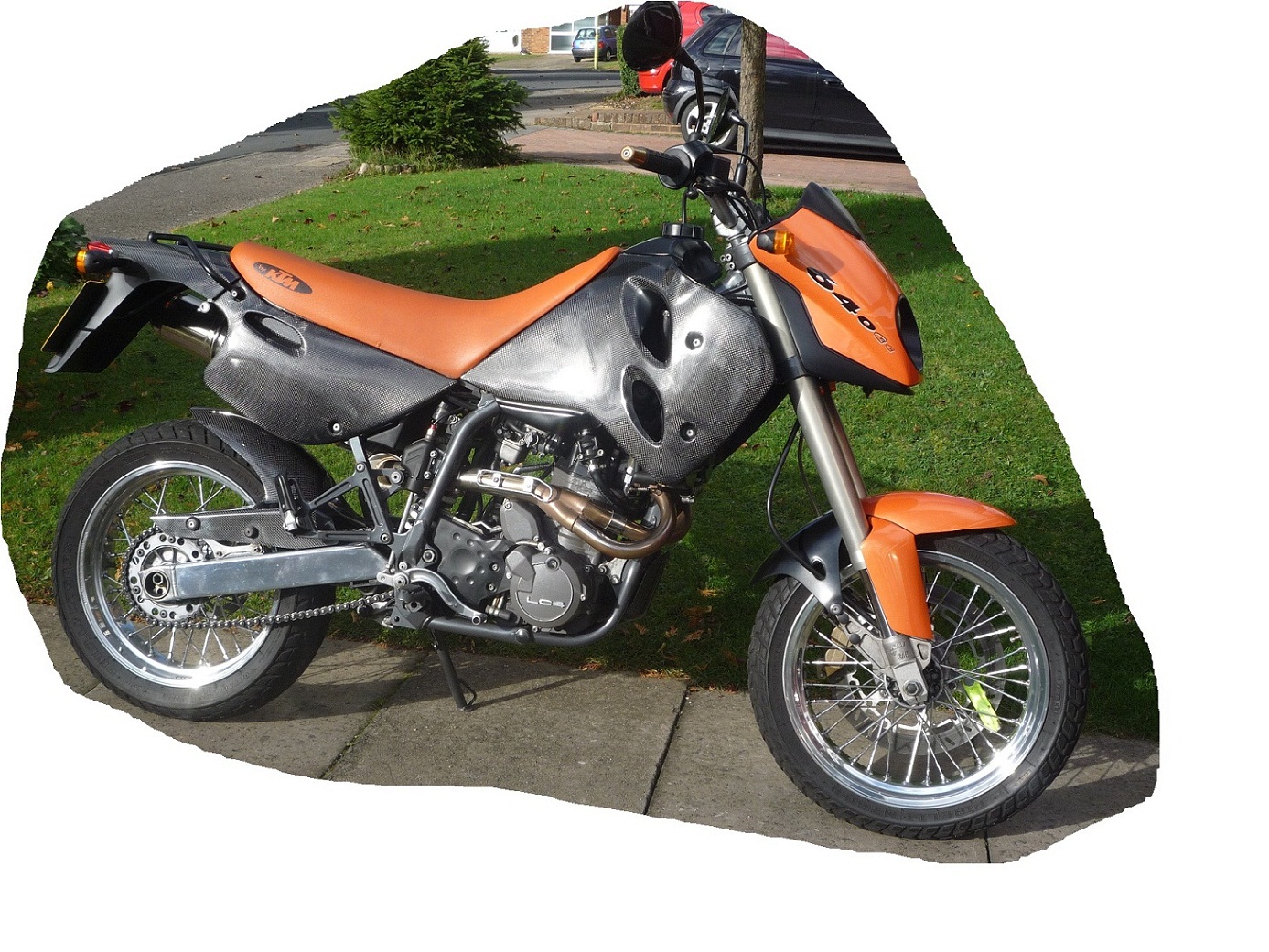 The KTM 640 at MotorBikeSpecs.net, the Motorcycle Specification Database