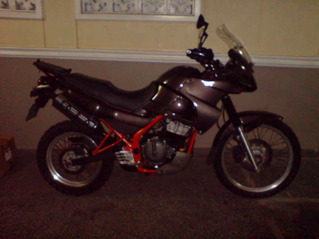 The Kawasaki 250 at MotorBikeSpecs.net, the Motorcycle Specification ...