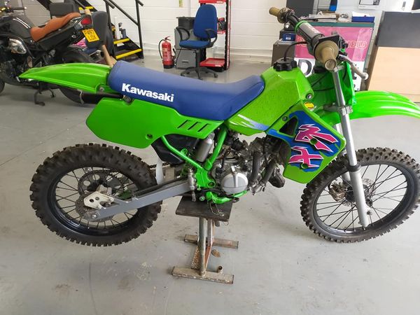 The Kawasaki 100 at MotorBikeSpecs.net, the Motorcycle Specification ...