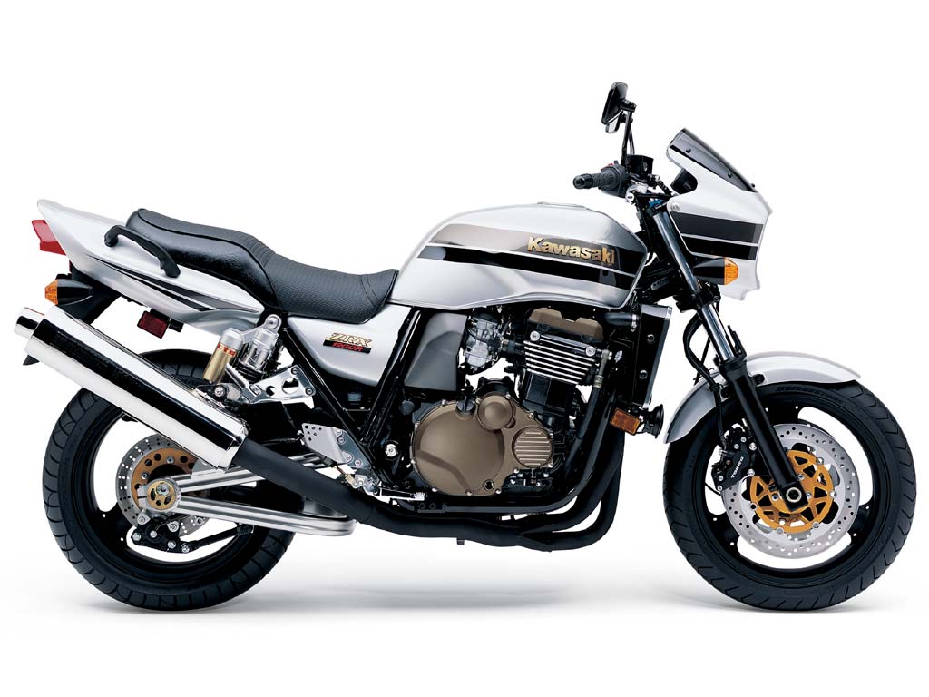 The Kawasaki 1200 at MotorBikeSpecs.net, the Motorcycle Specification ...