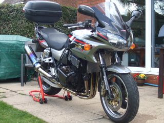 The Kawasaki 1200 at MotorBikeSpecs.net, the Motorcycle Specification ...