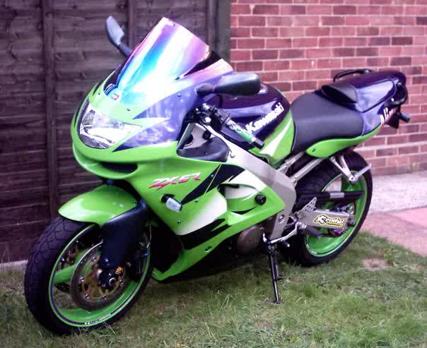 The Kawasaki 600 at MotorBikeSpecs.net, the Motorcycle Specification ...