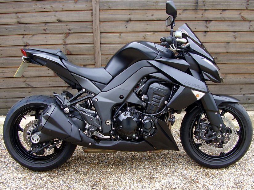 The Kawasaki 1000 at MotorBikeSpecs.net, the Motorcycle Specification ...