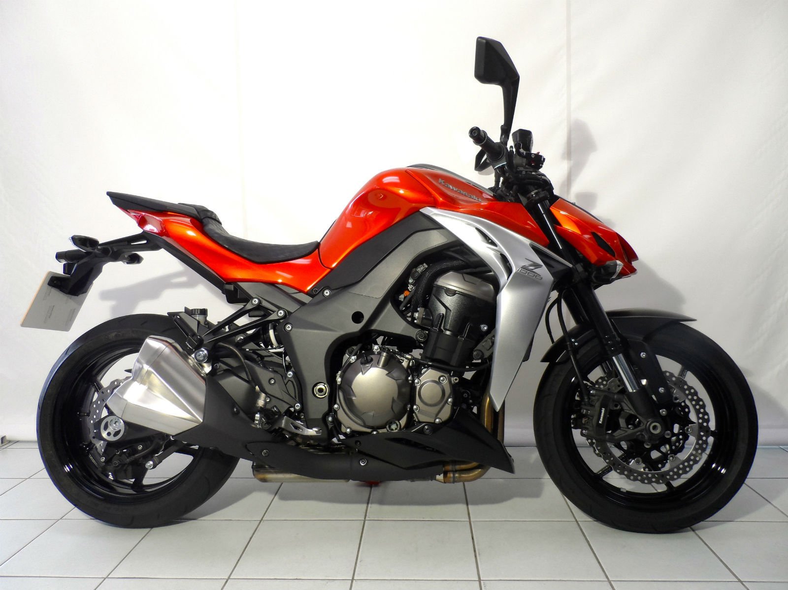 The Kawasaki 1000 at MotorBikeSpecs.net, the Motorcycle Specification ...