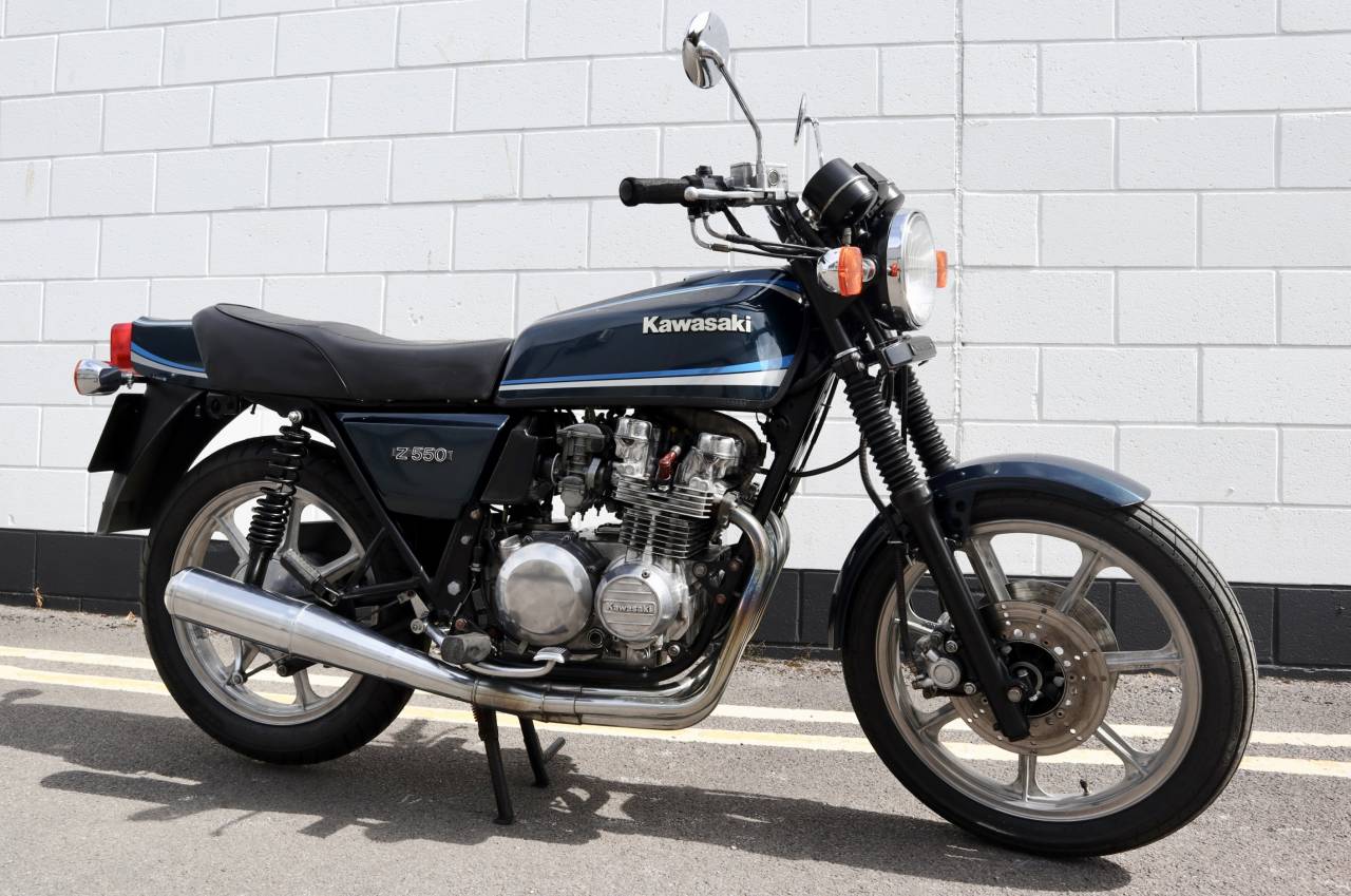 The Kawasaki 550 at MotorBikeSpecs.net, the Motorcycle Specification ...