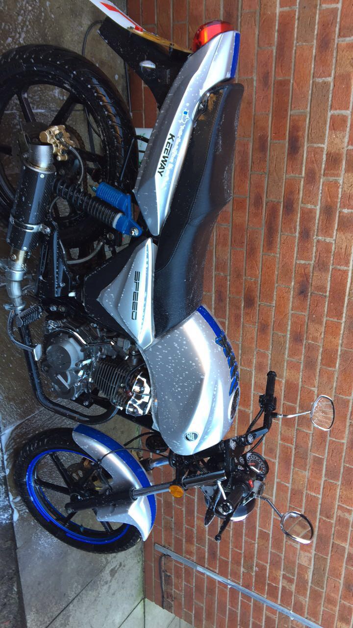 The Keeway 125 at MotorBikeSpecs.net, the Motorcycle Specification Database