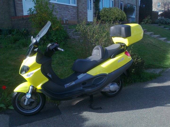 The Piaggio 250 at MotorBikeSpecs.net, the Motorcycle Specification ...