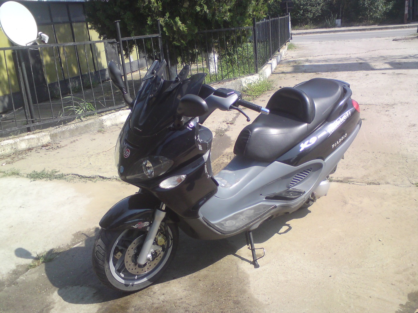 The Piaggio 250 at MotorBikeSpecs.net, the Motorcycle Specification ...