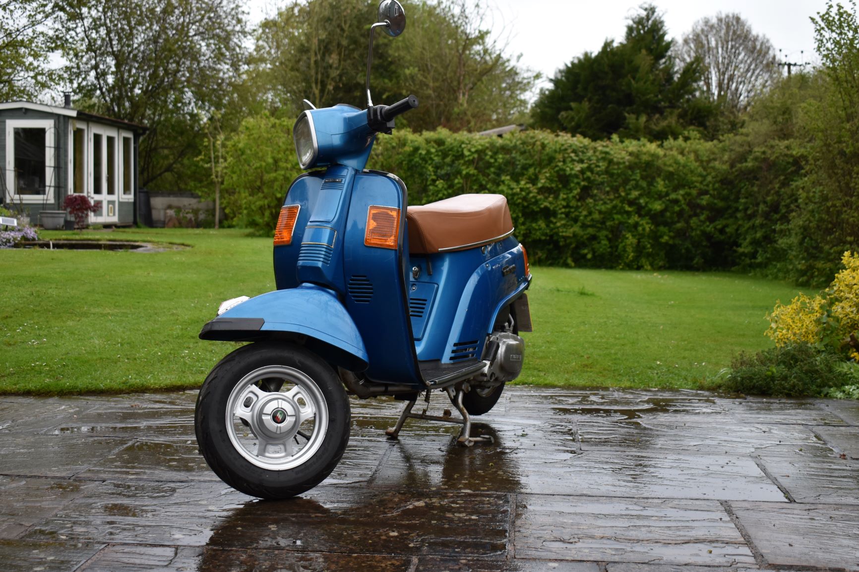 The Suzuki 125 at MotorBikeSpecs.net, the Motorcycle Specification Database