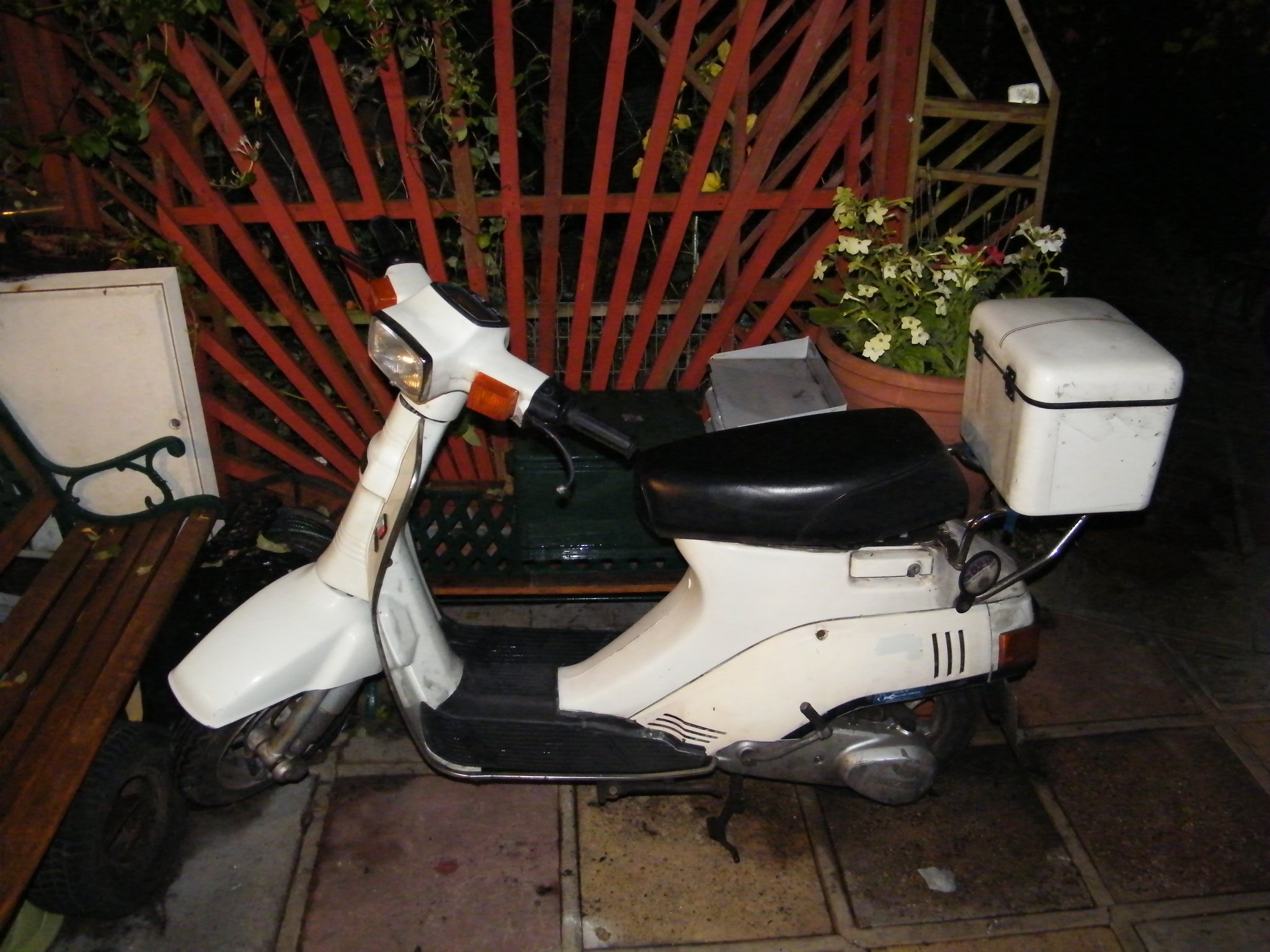 The Suzuki 50 at MotorBikeSpecs.net, the Motorcycle Specification Database