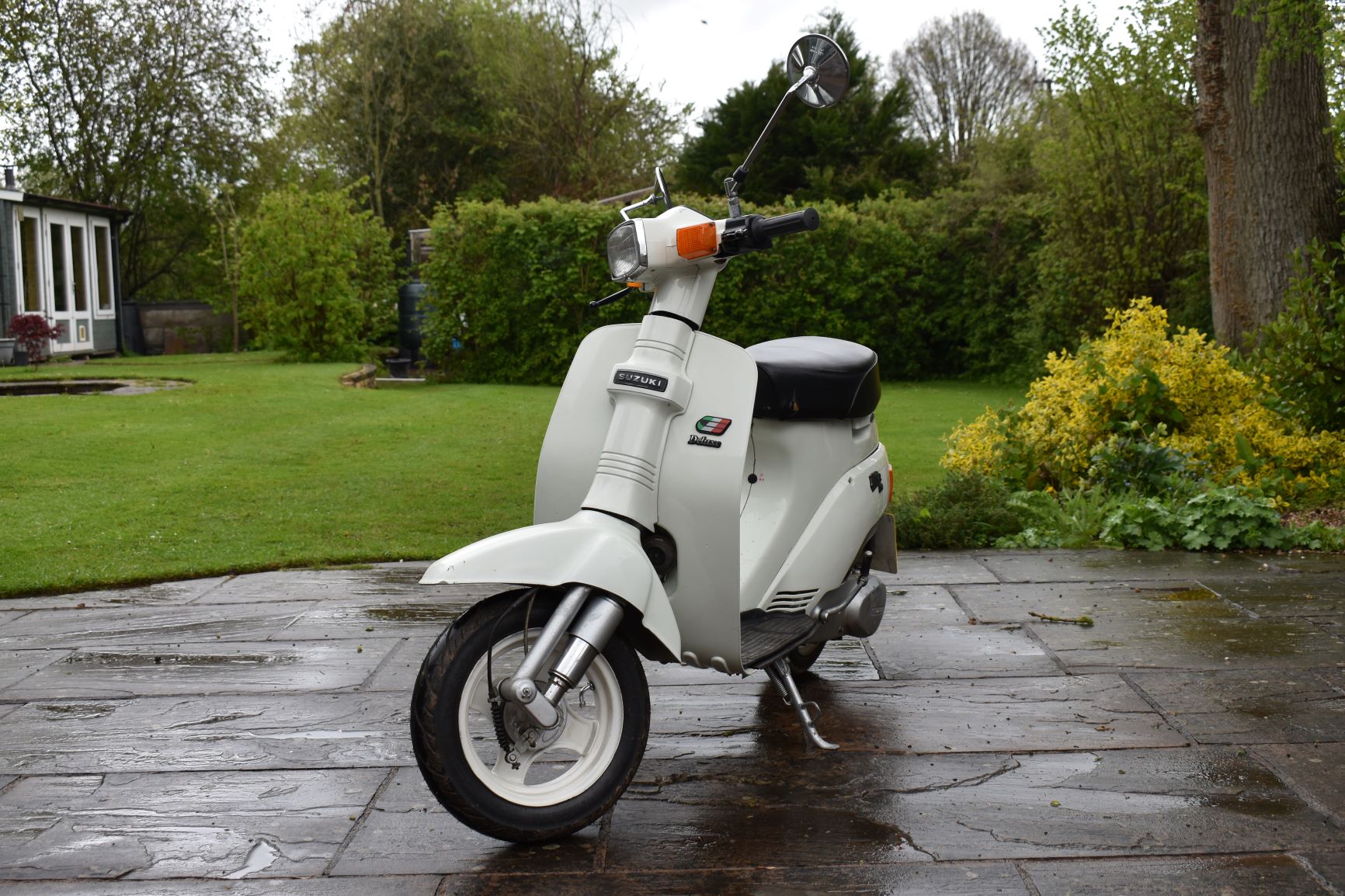 The Suzuki 50 at MotorBikeSpecs.net, the Motorcycle Specification Database