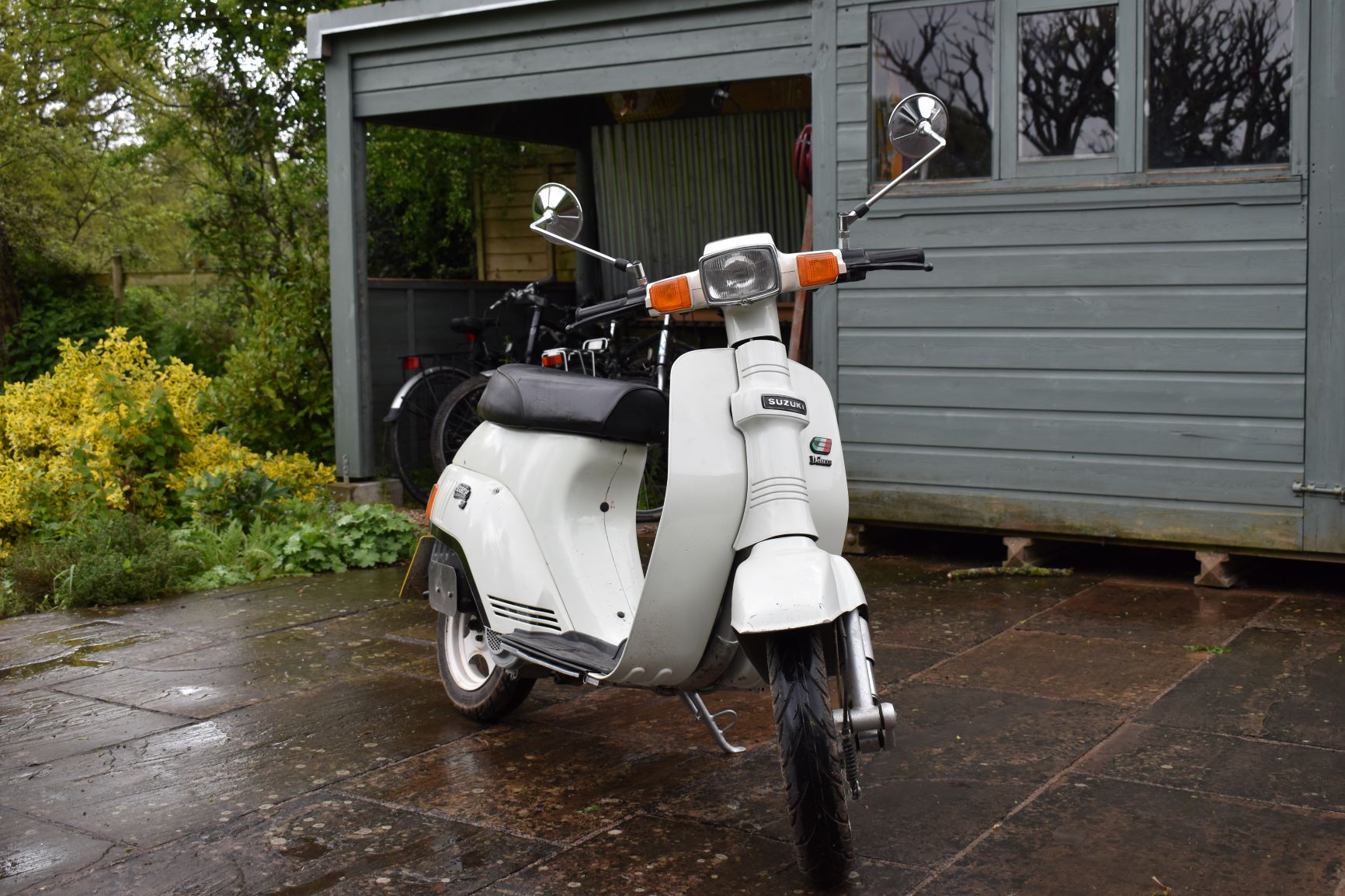 The Suzuki 50 at MotorBikeSpecs.net, the Motorcycle Specification Database
