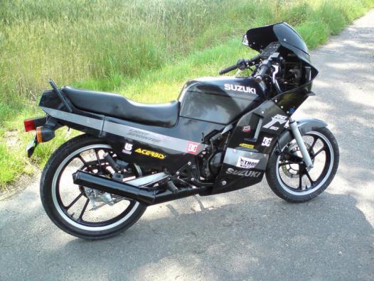 The Suzuki 80 at MotorBikeSpecs.net, the Motorcycle Specification Database