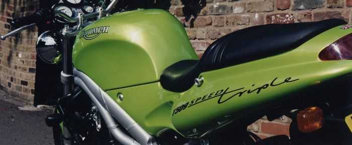 The Triumph 900 at MotorBikeSpecs.net, the Motorcycle Specification ...