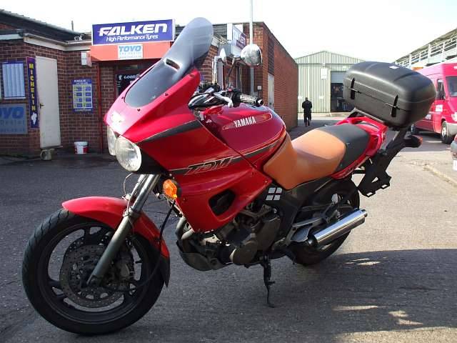 The Yamaha 850 at MotorBikeSpecs.net, the Motorcycle Specification Database