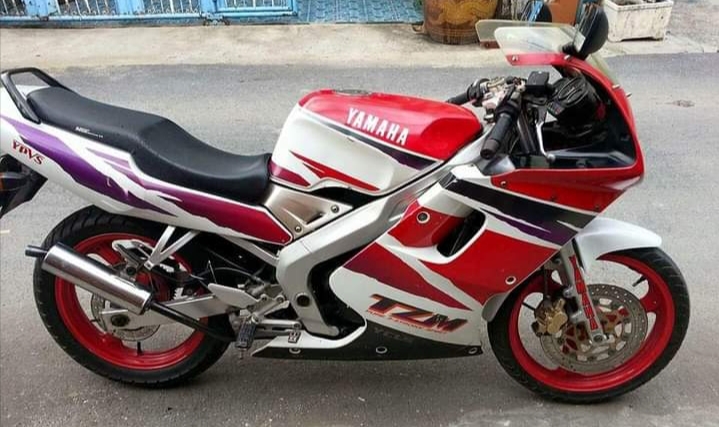 The Yamaha 150 at MotorBikeSpecs.net, the Motorcycle Specification Database