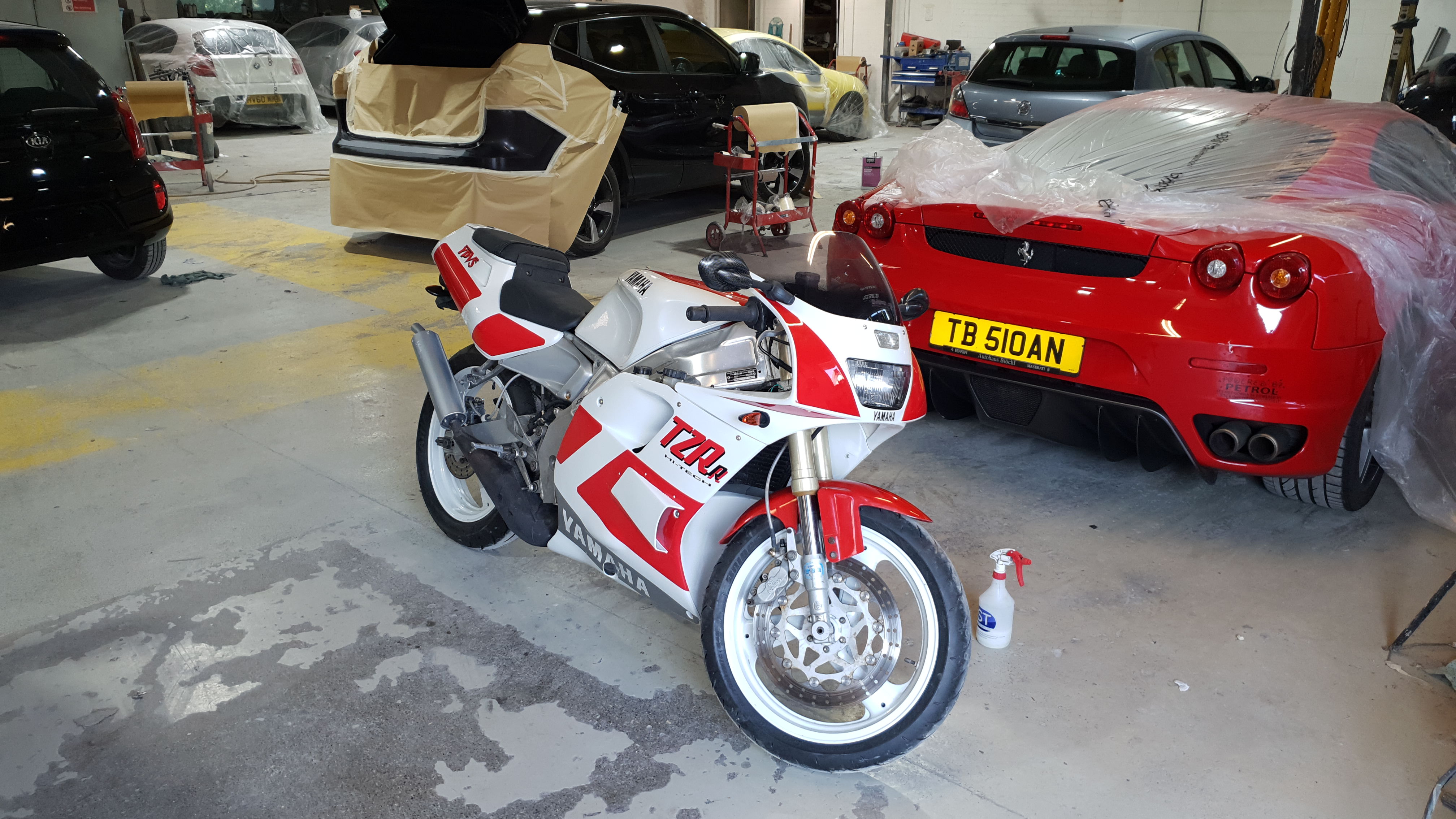 The Yamaha 125 at MotorBikeSpecs.net, the Motorcycle Specification Database