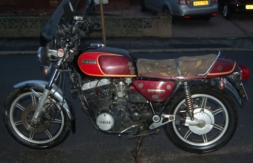 The Yamaha 850 at MotorBikeSpecs.net, the Motorcycle Specification Database