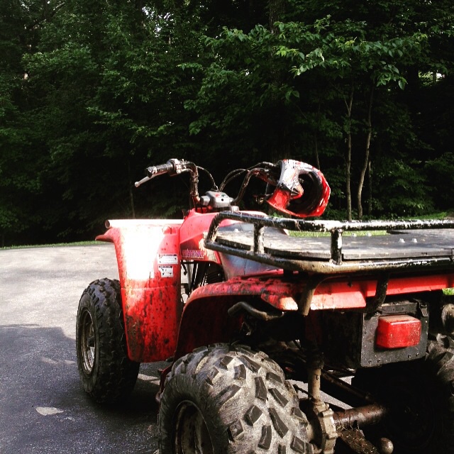 The Yamaha 250 at MotorBikeSpecs.net, the Motorcycle Specification Database