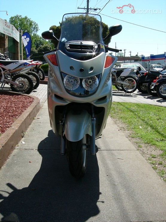 The Yamaha 250 at MotorBikeSpecs.net, the Motorcycle Specification Database